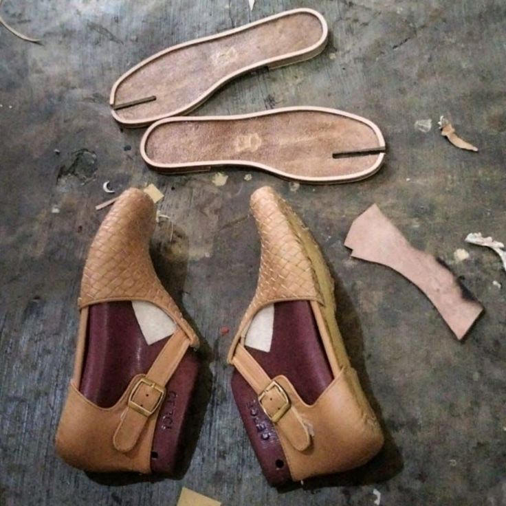 Thaqafah Shoes