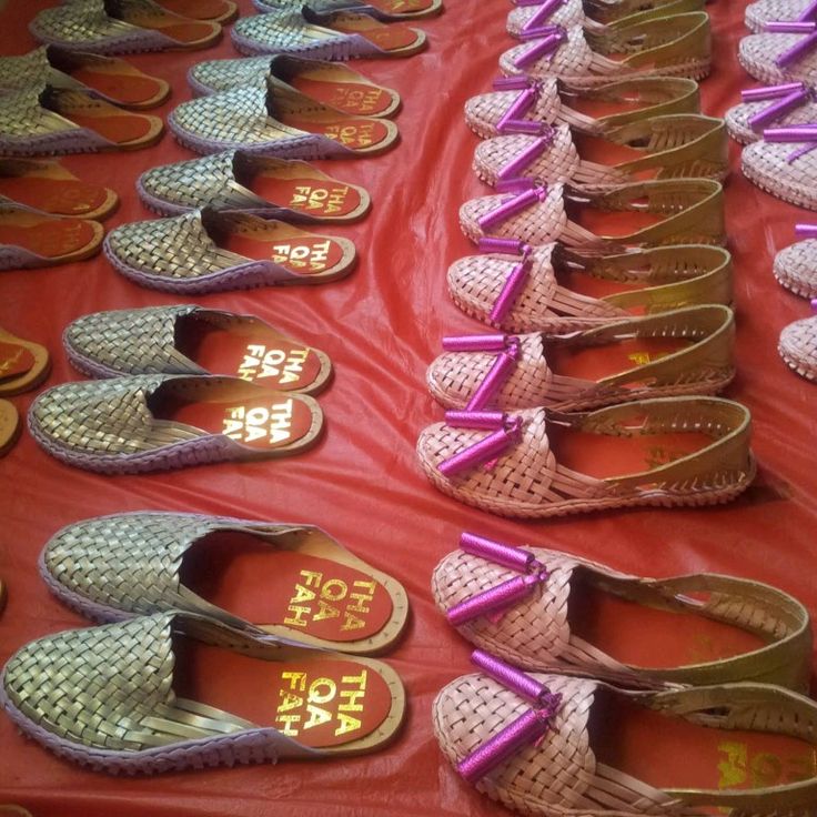 Thaqafah Shoes