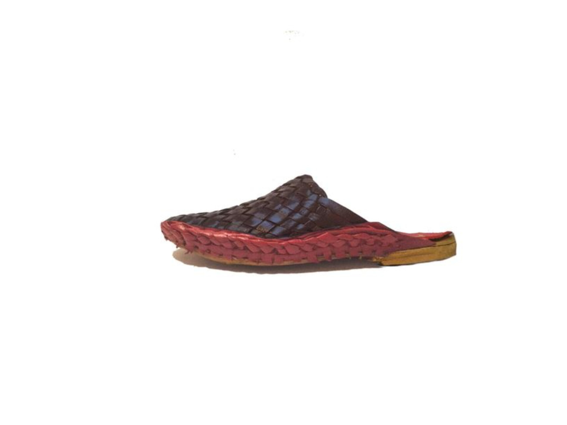 Thaqafah Shoes