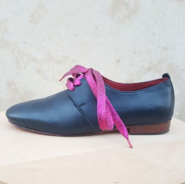 Thaqafah Shoes