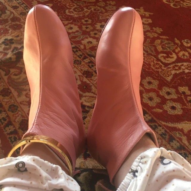 Thaqafah Shoes